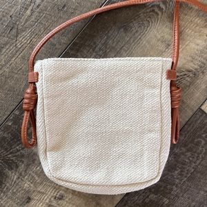 Universal Thread | Bags | Universal Thread Crossbody | Poshmark